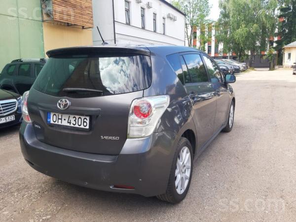 Pelēks Toyota Verso 2012 Daugavpils, ar dzinēja tilpumu 2.00 L un nobraukumu 0 tūkst. km par 6500 €, foto 6 vietnē AUTOMOTO.COM.LV