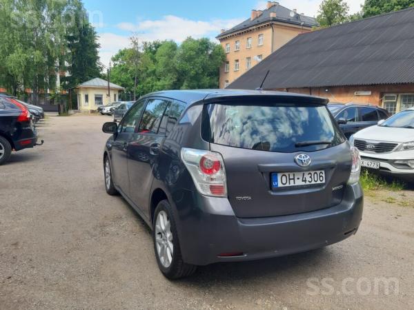 Pelēks Toyota Verso 2012 Daugavpils, ar dzinēja tilpumu 2.00 L un nobraukumu 0 tūkst. km par 6500 €, foto 8 vietnē AUTOMOTO.COM.LV