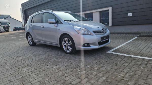 Pelēks Toyota Verso 2012 Kauņa, ar dzinēja tilpumu 2.23 L un nobraukumu 339 tūkst. km par 4950 €, foto 4 vietnē AUTOMOTO.COM.LV
