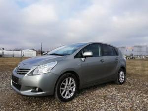 Grey Toyota Verso 2012 in Saldus, with an engine capacity of 1.60 L and mileage of 187 thousand km for 6900 €, photo  on AUTOMOTO.COM.LV