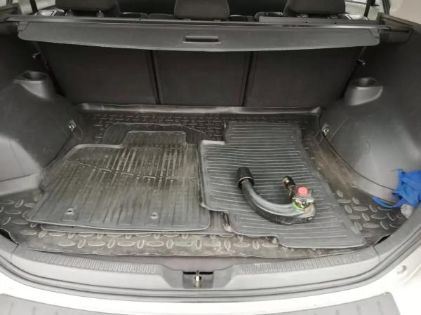 Pelēks Toyota Verso 2012 Saldus, ar dzinēja tilpumu 1.60 L un nobraukumu 187 tūkst. km par 6900 €, foto 7 vietnē AUTOMOTO.COM.LV