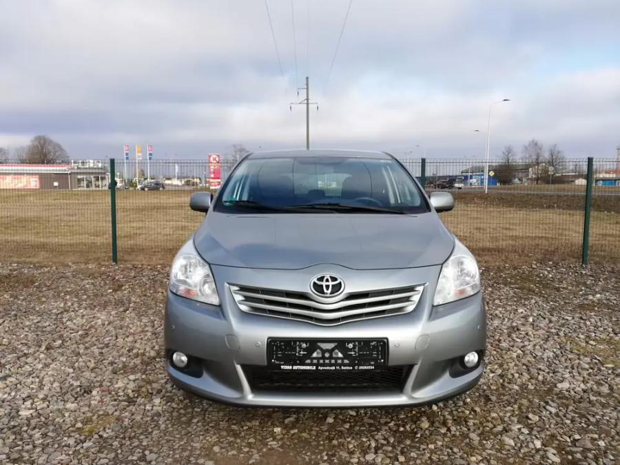 Pelēks Toyota Verso 2012 Saldus, ar dzinēja tilpumu 1.60 L un nobraukumu 187 tūkst. km par 6900 €, foto 14 vietnē AUTOMOTO.COM.LV