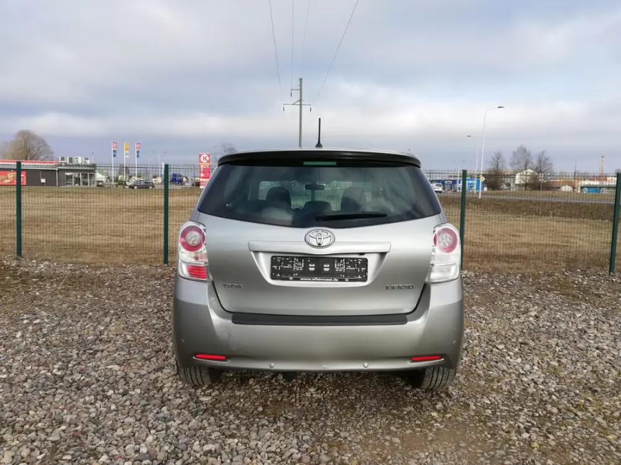 Pelēks Toyota Verso 2012 Saldus, ar dzinēja tilpumu 1.60 L un nobraukumu 187 tūkst. km par 6900 €, foto 15 vietnē AUTOMOTO.COM.LV