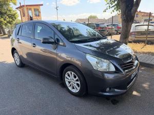Pelēks Toyota Verso 2012 Tauragė, ar dzinēja tilpumu 2.00 L un nobraukumu 352 tūkst. km par 4950 €, foto 3 vietnē AUTOMOTO.COM.LV