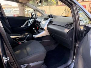 Pelēks Toyota Verso 2012 Tauragė, ar dzinēja tilpumu 2.00 L un nobraukumu 352 tūkst. km par 4950 €, foto 11 vietnē AUTOMOTO.COM.LV