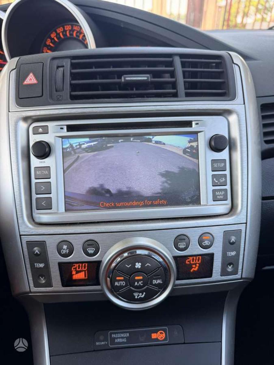 Pelēks Toyota Verso 2012 Tauragė, ar dzinēja tilpumu 2.00 L un nobraukumu 352 tūkst. km par 4950 €, foto 19 vietnē AUTOMOTO.COM.LV