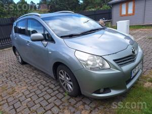 Grey Toyota Verso 2012 in Riga, with an engine capacity of 2.00 L and mileage of 217 thousand km for 4900 €, photo  on AUTOMOTO.COM.LV