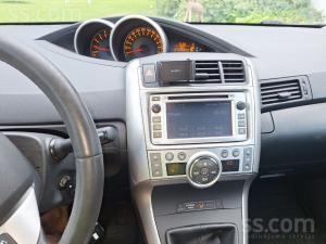 Grey Toyota Verso 2012 in Riga, with an engine capacity of 2.00 L and mileage of 217 thousand km for 4900 €, photo 7 on AUTOMOTO.COM.LV