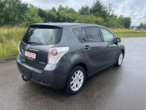 Grey Toyota Verso 2012 in Vilnius, with an engine capacity of 1.80 L and mileage of 277 thousand km for 7650 €, photo 6 on AUTOMOTO.COM.LV