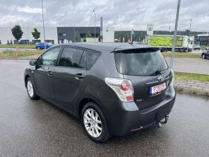 Grey Toyota Verso 2012 in Vilnius, with an engine capacity of 1.80 L and mileage of 277 thousand km for 7650 €, photo 8 on AUTOMOTO.COM.LV
