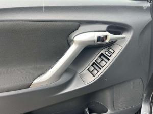 Grey Toyota Verso 2012 in Vilnius, with an engine capacity of 1.80 L and mileage of 277 thousand km for 7650 €, photo 26 on AUTOMOTO.COM.LV