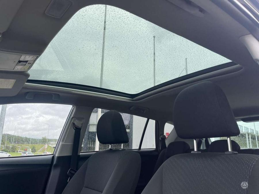Grey Toyota Verso 2012 in Vilnius, with an engine capacity of 1.80 L and mileage of 277 thousand km for 7650 €, photo 30 on AUTOMOTO.COM.LV