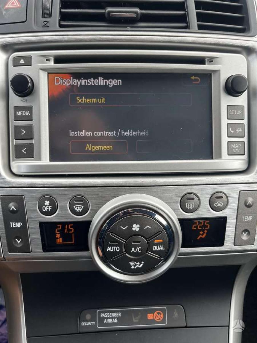 Grey Toyota Verso 2012 in Vilnius, with an engine capacity of 1.80 L and mileage of 277 thousand km for 7650 €, photo 36 on AUTOMOTO.COM.LV