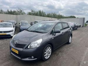 Grey Toyota Verso 2012 in Vilnius, with an engine capacity of 1.80 L and mileage of 277 thousand km for 7650 €, photo 45 on AUTOMOTO.COM.LV