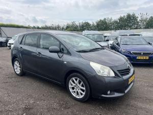 Grey Toyota Verso 2012 in Vilnius, with an engine capacity of 1.80 L and mileage of 277 thousand km for 7650 €, photo 46 on AUTOMOTO.COM.LV