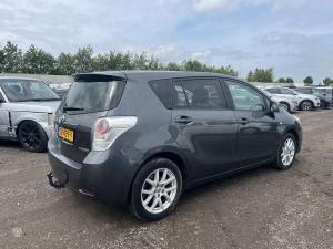 Grey Toyota Verso 2012 in Vilnius, with an engine capacity of 1.80 L and mileage of 277 thousand km for 7650 €, photo 47 on AUTOMOTO.COM.LV