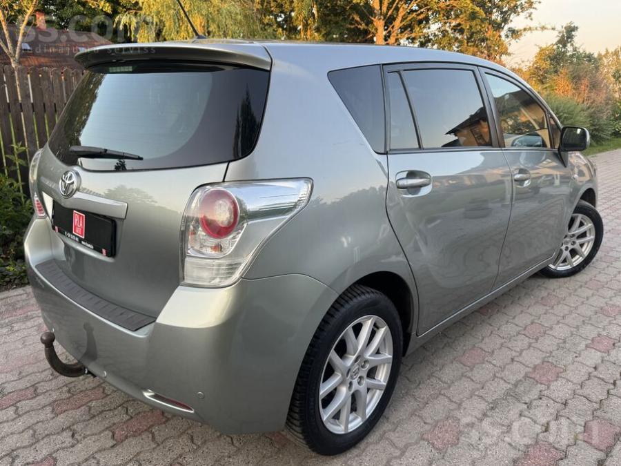 Pelēks Toyota Verso 2012 Ogre, ar dzinēja tilpumu 1.80 L un nobraukumu 225 tūkst. km par 7250 €, foto 6 vietnē AUTOMOTO.COM.LV