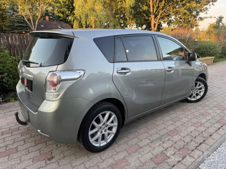 Pelēks Toyota Verso 2012 Ogre, ar dzinēja tilpumu 1.80 L un nobraukumu 225 tūkst. km par 7250 €, foto 7 vietnē AUTOMOTO.COM.LV