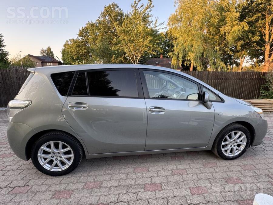Pelēks Toyota Verso 2012 Ogre, ar dzinēja tilpumu 1.80 L un nobraukumu 225 tūkst. km par 7250 €, foto 8 vietnē AUTOMOTO.COM.LV