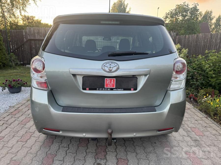 Pelēks Toyota Verso 2012 Ogre, ar dzinēja tilpumu 1.80 L un nobraukumu 225 tūkst. km par 7250 €, foto 9 vietnē AUTOMOTO.COM.LV
