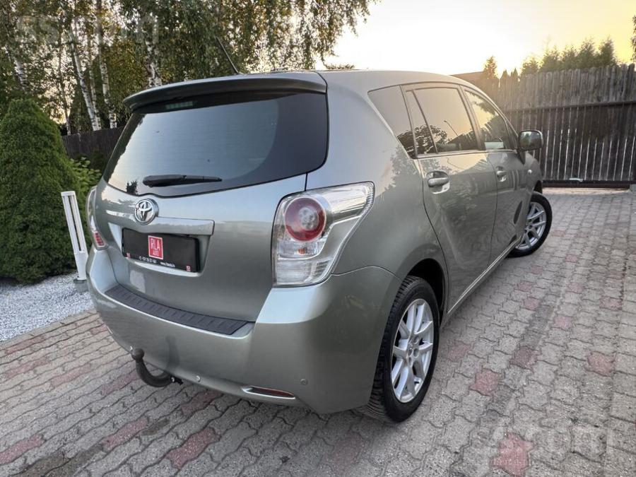 Pelēks Toyota Verso 2012 Ogre, ar dzinēja tilpumu 1.80 L un nobraukumu 225 tūkst. km par 7250 €, foto 13 vietnē AUTOMOTO.COM.LV