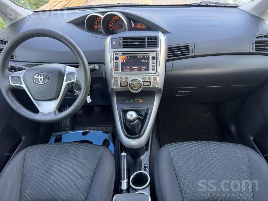 Pelēks Toyota Verso 2012 Ogre, ar dzinēja tilpumu 1.80 L un nobraukumu 225 tūkst. km par 7250 €, foto 15 vietnē AUTOMOTO.COM.LV