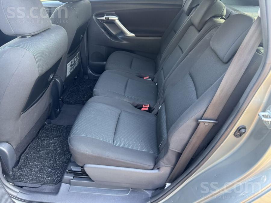 Pelēks Toyota Verso 2012 Ogre, ar dzinēja tilpumu 1.80 L un nobraukumu 225 tūkst. km par 7250 €, foto 29 vietnē AUTOMOTO.COM.LV