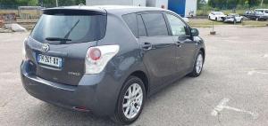 Grey Toyota Verso 2012 in Panevezys, with an engine capacity of 2.23 L and mileage of 221 thousand km for 5250 €, photo 5 on AUTOMOTO.COM.LV