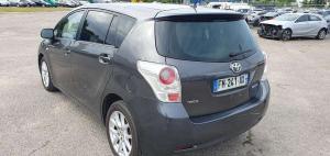 Grey Toyota Verso 2012 in Panevezys, with an engine capacity of 2.23 L and mileage of 221 thousand km for 5250 €, photo 6 on AUTOMOTO.COM.LV