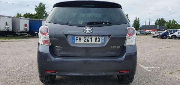 Pelēks Toyota Verso 2012 Panevēža, ar dzinēja tilpumu 2.23 L un nobraukumu 221 tūkst. km par 5250 €, foto 6 vietnē AUTOMOTO.COM.LV