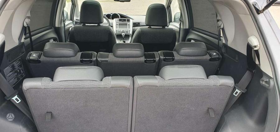 Grey Toyota Verso 2012 in Panevezys, with an engine capacity of 2.23 L and mileage of 221 thousand km for 5250 €, photo 10 on AUTOMOTO.COM.LV