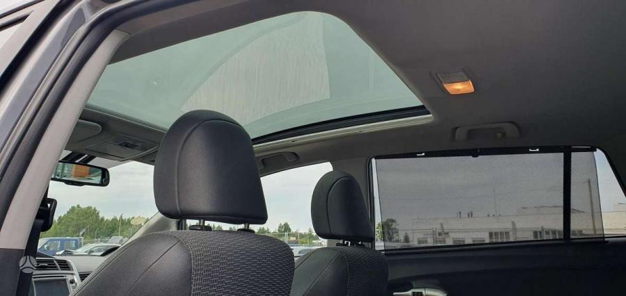 Grey Toyota Verso 2012 in Panevezys, with an engine capacity of 2.23 L and mileage of 221 thousand km for 5250 €, photo 13 on AUTOMOTO.COM.LV