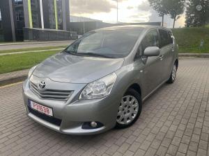 Pelēks Toyota Verso 2012 Viļņa, ar dzinēja tilpumu 2.00 L un nobraukumu 234 tūkst. km par 6350 €, foto  vietnē AUTOMOTO.COM.LV