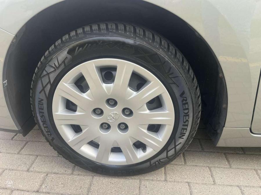 Pelēks Toyota Verso 2012 Viļņa, ar dzinēja tilpumu 2.00 L un nobraukumu 234 tūkst. km par 6350 €, foto 13 vietnē AUTOMOTO.COM.LV