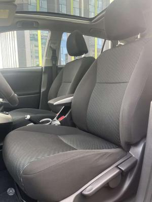 Pelēks Toyota Verso 2012 Viļņa, ar dzinēja tilpumu 2.00 L un nobraukumu 234 tūkst. km par 6350 €, foto 28 vietnē AUTOMOTO.COM.LV