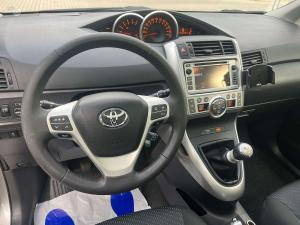Pelēks Toyota Verso 2012 Viļņa, ar dzinēja tilpumu 2.00 L un nobraukumu 234 tūkst. km par 6350 €, foto 31 vietnē AUTOMOTO.COM.LV