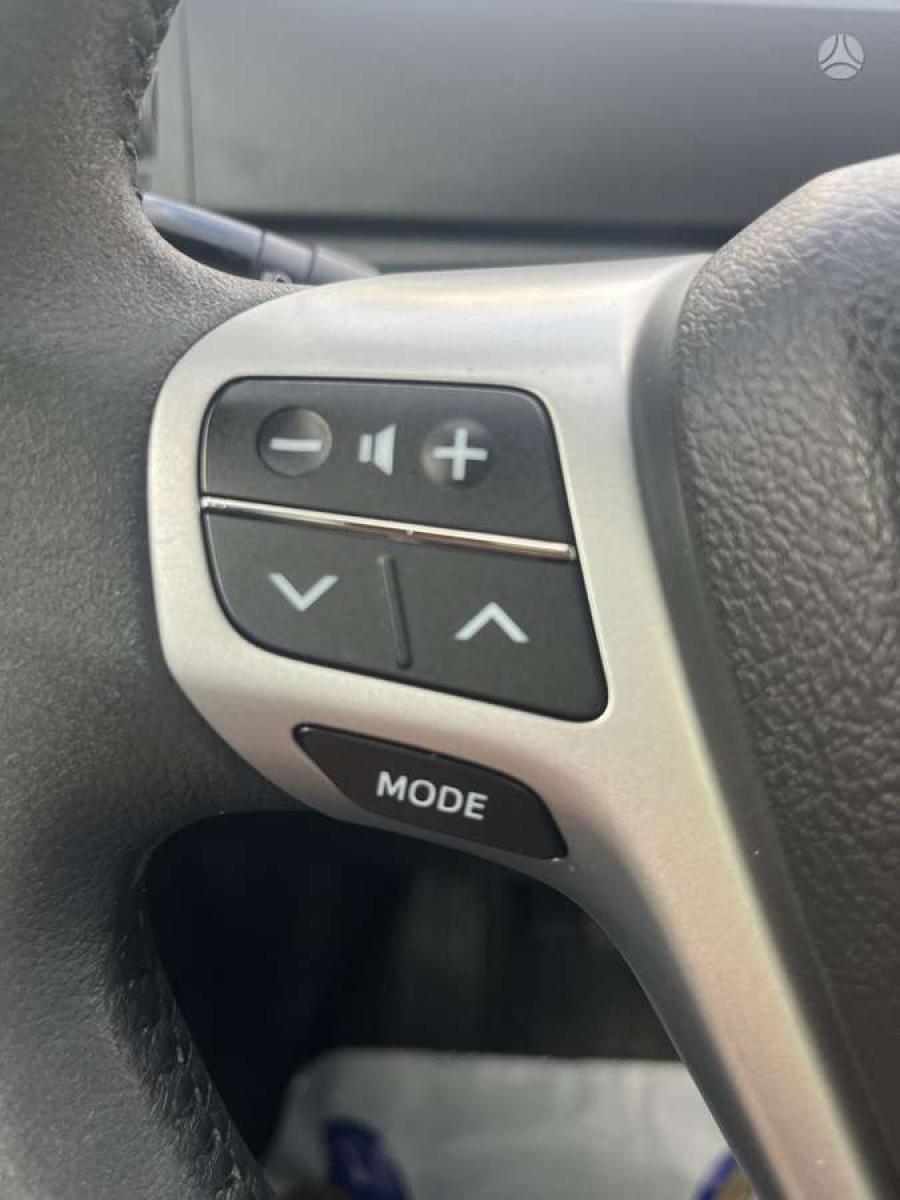 Pelēks Toyota Verso 2012 Viļņa, ar dzinēja tilpumu 2.00 L un nobraukumu 234 tūkst. km par 6350 €, foto 33 vietnē AUTOMOTO.COM.LV