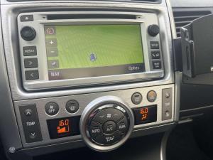 Pelēks Toyota Verso 2012 Viļņa, ar dzinēja tilpumu 2.00 L un nobraukumu 234 tūkst. km par 6350 €, foto 36 vietnē AUTOMOTO.COM.LV