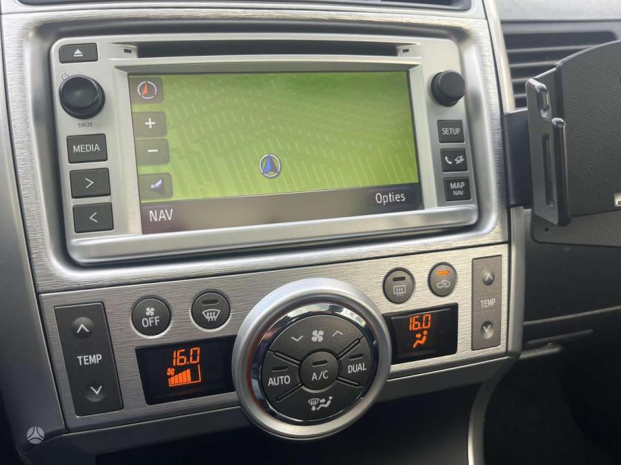 Pelēks Toyota Verso 2012 Viļņa, ar dzinēja tilpumu 2.00 L un nobraukumu 234 tūkst. km par 6350 €, foto 36 vietnē AUTOMOTO.COM.LV
