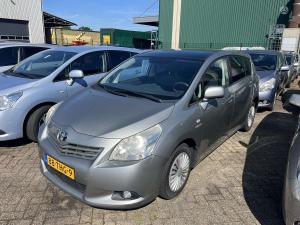 Pelēks Toyota Verso 2012 Viļņa, ar dzinēja tilpumu 2.00 L un nobraukumu 234 tūkst. km par 6350 €, foto 45 vietnē AUTOMOTO.COM.LV