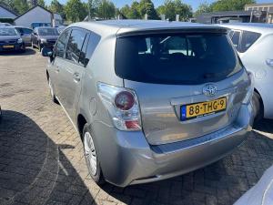 Pelēks Toyota Verso 2012 Viļņa, ar dzinēja tilpumu 2.00 L un nobraukumu 234 tūkst. km par 6350 €, foto 46 vietnē AUTOMOTO.COM.LV