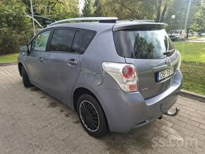 Grey Toyota Verso 2012 in Riga, with an engine capacity of 2.00 L and mileage of 225 thousand km for 5650 €, photo 4 on AUTOMOTO.COM.LV