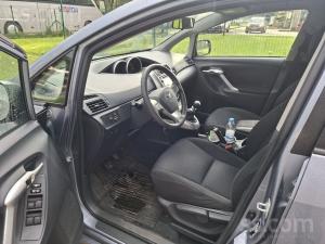 Grey Toyota Verso 2012 in Riga, with an engine capacity of 2.00 L and mileage of 225 thousand km for 5650 €, photo 9 on AUTOMOTO.COM.LV