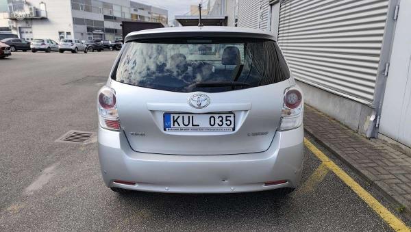 Grey Toyota Verso 2012 in Vilnius, with an engine capacity of 2.00 L and mileage of 223 thousand km for 4800 €, photo 10 on AUTOMOTO.COM.LV