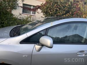 Pelēks Toyota Verso 2012 Rīga, ar dzinēja tilpumu 2.00 L un nobraukumu 313 tūkst. km par 800 €, foto 3 vietnē AUTOMOTO.COM.LV