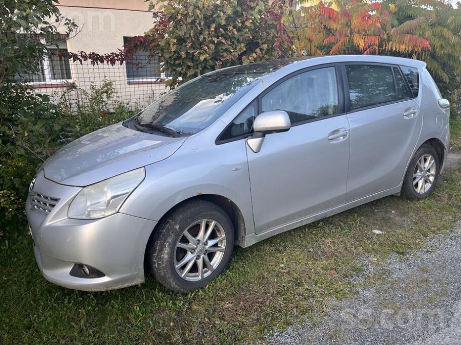 Pelēks Toyota Verso 2012 Rīga, ar dzinēja tilpumu 2.00 L un nobraukumu 313 tūkst. km par 800 €, foto 4 vietnē AUTOMOTO.COM.LV