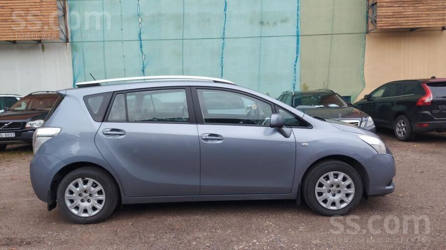 Pelēks Toyota Verso 2012 Daugavpils, ar dzinēja tilpumu 1.60 L un nobraukumu 0 tūkst. km par 5500 €, foto 6 vietnē AUTOMOTO.COM.LV