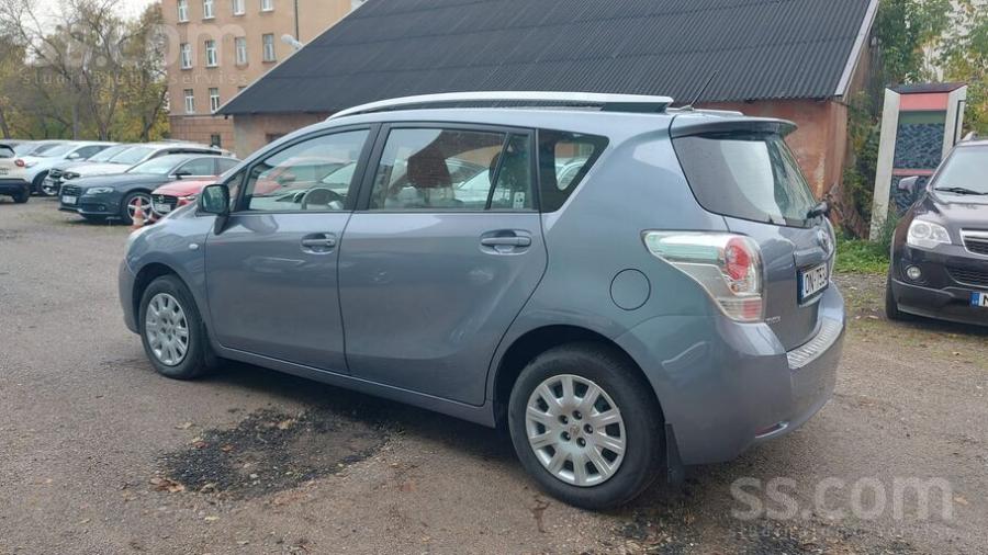 Pelēks Toyota Verso 2012 Daugavpils, ar dzinēja tilpumu 1.60 L un nobraukumu 0 tūkst. km par 5500 €, foto 9 vietnē AUTOMOTO.COM.LV