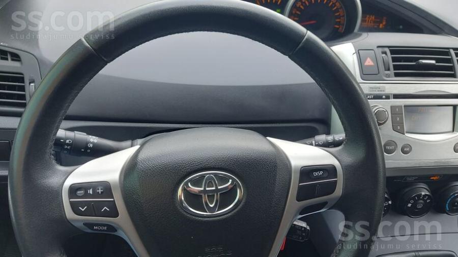 Pelēks Toyota Verso 2012 Daugavpils, ar dzinēja tilpumu 1.60 L un nobraukumu 0 tūkst. km par 5500 €, foto 15 vietnē AUTOMOTO.COM.LV