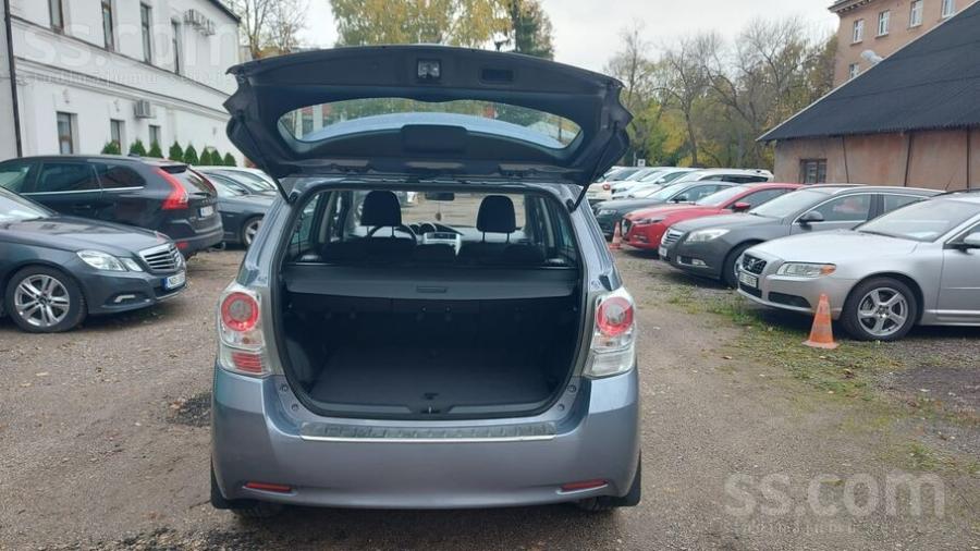 Pelēks Toyota Verso 2012 Daugavpils, ar dzinēja tilpumu 1.60 L un nobraukumu 0 tūkst. km par 5500 €, foto 23 vietnē AUTOMOTO.COM.LV